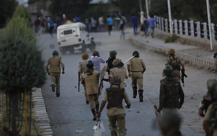 Kashmir unrest: Separatists call for a march amidst curfew ...