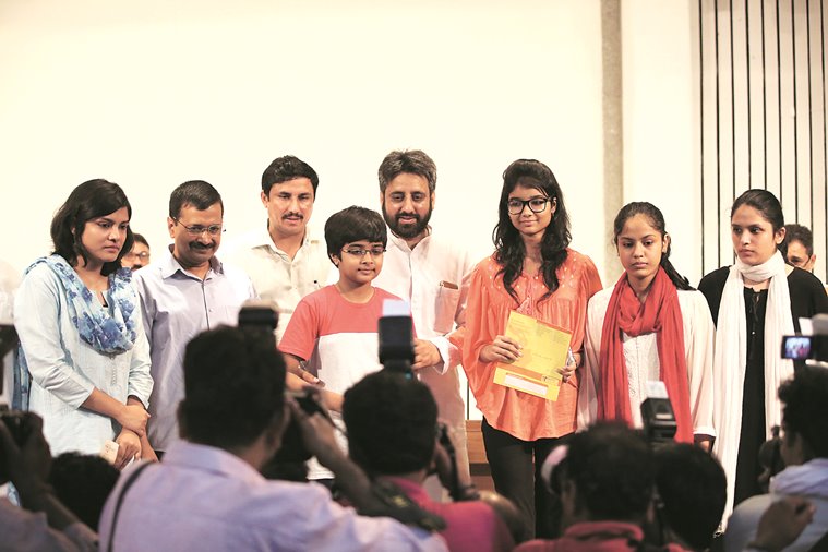 Delhi CM Arvind Kejriwal hails ‘extremely brave’ M M Khan, ‘martyr ...