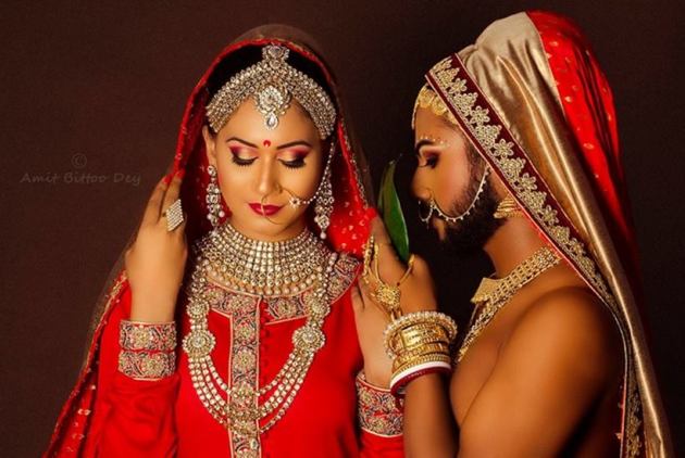 Powerful pictures depict the dual lives of the Indian LGBT community ...