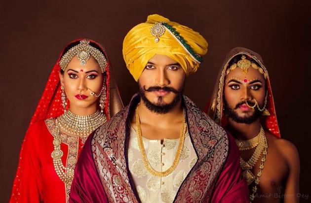 Powerful pictures depict the dual lives of the Indian LGBT community ...