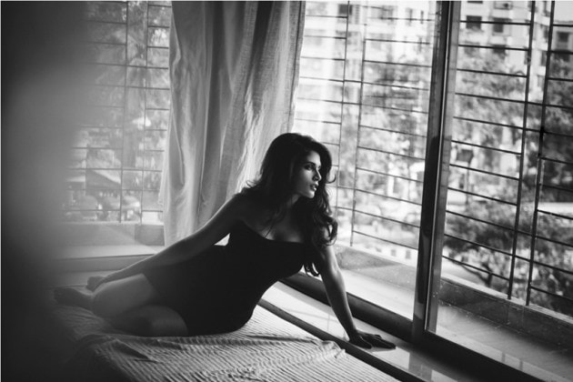 Richa Chadha Leaves You Spellbound In This Candid Photoshoot See Pics Entertainment Gallery