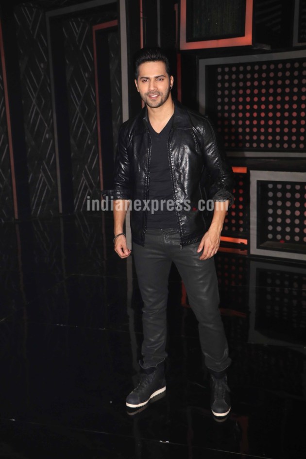 Dishoom actors Jacqueline Fernandez, Varun Dhawan enthrall fans on ...