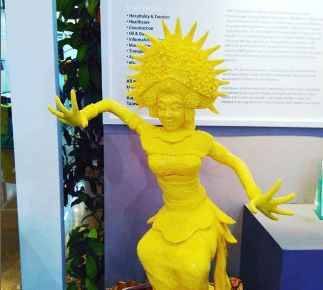 Utterly, butterly, beautiful: These butter sculptures are a sight for ...