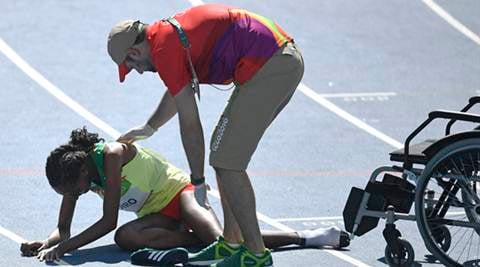 Ethiopia’s Etenesh Diro runs on after lost shoe | Rio-2016-olympics ...