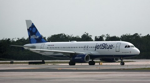 Air turbulence injures 24 people on board a JetBlue flight in US ...