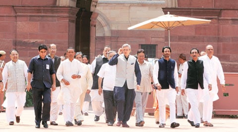 J&K opp parties meet President, seek political dialogue with all ...