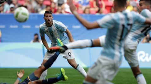 West Ham signs Argentine striker Jonathan Calleri on loan | Football ...