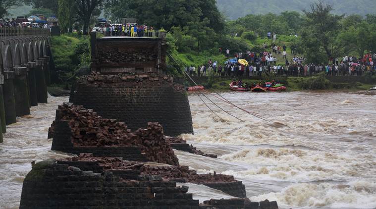 Mahad bridge collapse: Rescue personnel use magnet to trace drowned ...