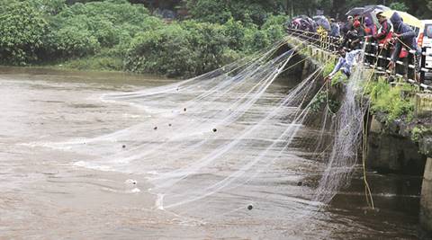 Mahad bridge collapse: Rescue hit by rain, eight more bodies found ...