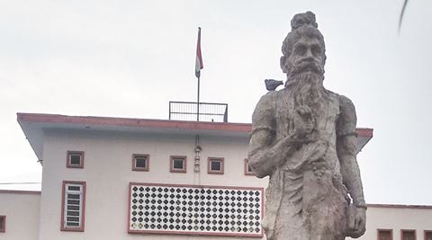 Dalits to burn Manu Smriti outside High Court: Jignesh Mevani | India ...