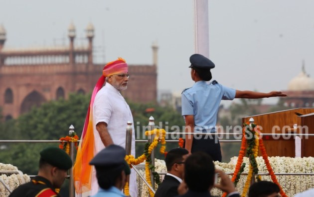 Independence Day 2016: PM Modi unfurls Tricolour at Red Fort | Picture ...