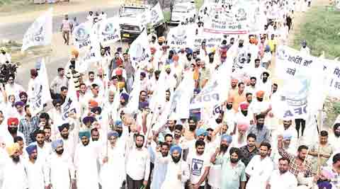 Punjab: Dairy farmers, cattle traders protest against cow vigilantes ...