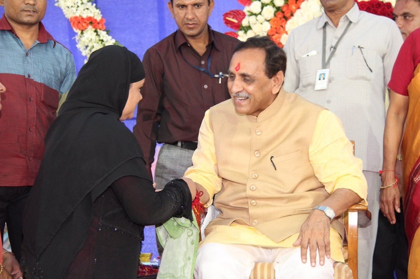 Raksha Bandhan: From PM Modi to Smriti Irani, how politicos celebrated ...