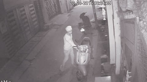 Delhi: Held, car ‘thief’ who gives joyrides, dumps vehicles after fuel ...