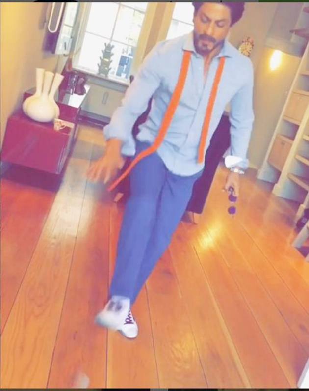 EXCLUSIVE Anushka Sharma’s fun pics from The Ring sets, while SRK ...