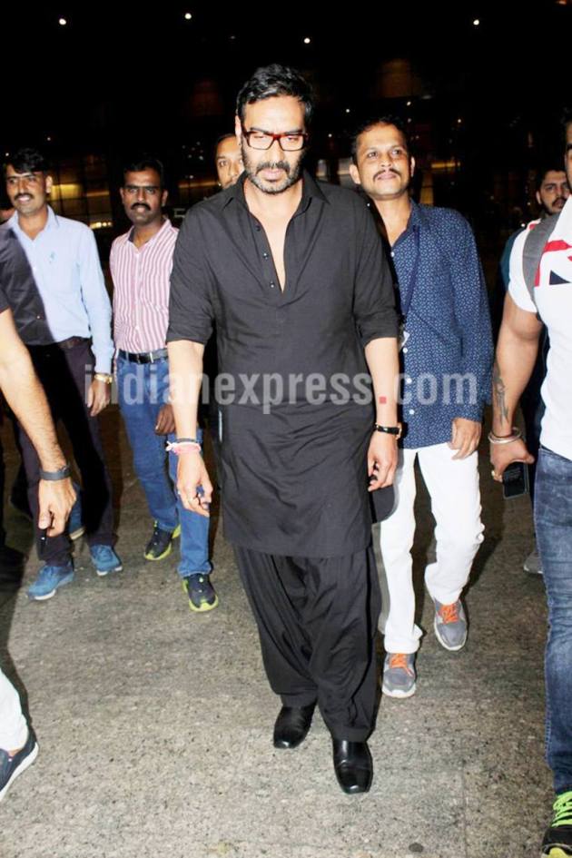Shivaay star Ajay Devgn turns Ram on Dussehra, burns Ravan’s effigy in ...