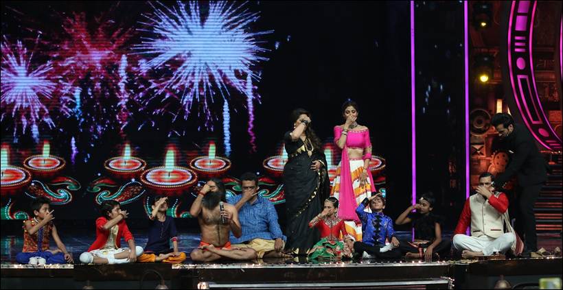 When Baba Ramdev did the yoga dance on Shilpa Shetty’s Super Dancer ...