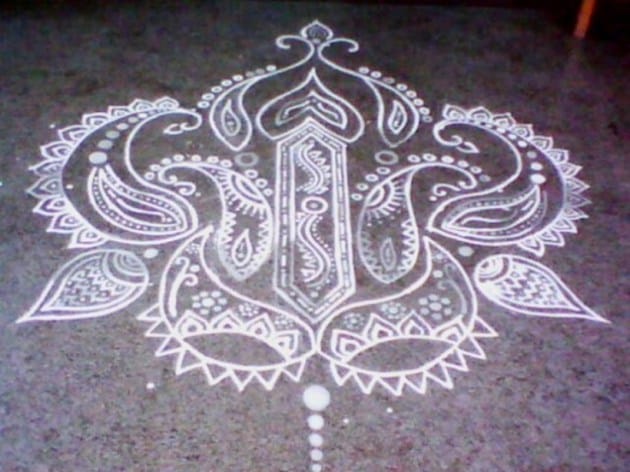 10 alpana designs to beautify your home on Lakshmi Puja | Lifestyle ...