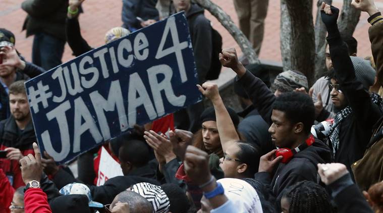 US: No discipline for Minneapolis cops in Jamar Clark shooting | World ...