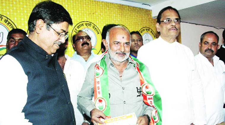 Former BSP minister Badshah Singh joins Congress | Lucknow News - The ...