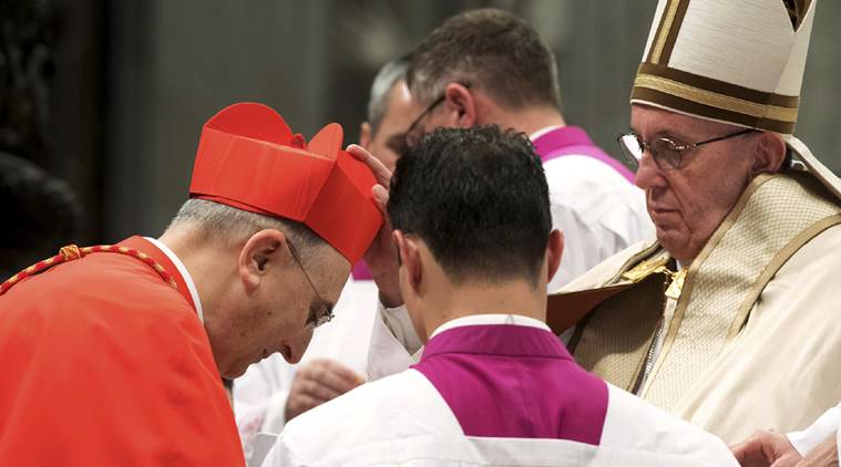 Pope Francis closes jubilee of saints, refugees | World News - The ...