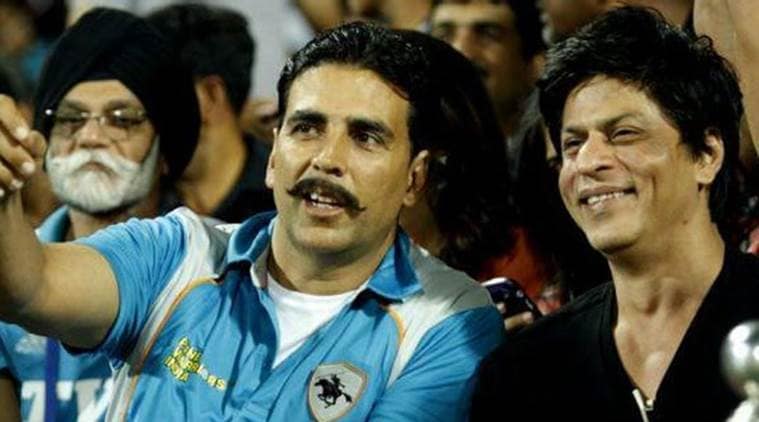 A fan mistook Shah Rukh Khan for Akshay Kumar and what happened next ...