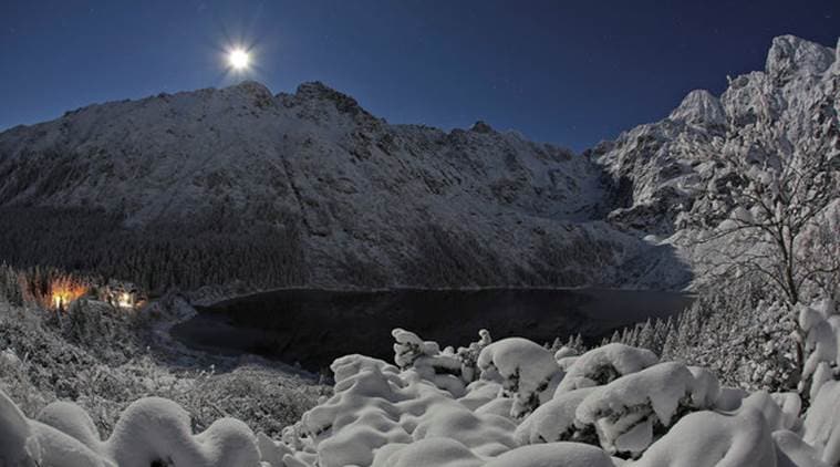 World looks up to gaze at extra bright ‘supermoon’ | Technology News ...