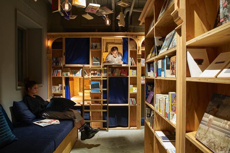 Want to live in a book shelf, reading your favourite books? In Japan ...
