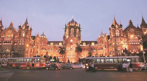 CST building: Attraction for tourists, challenge for security guards ...