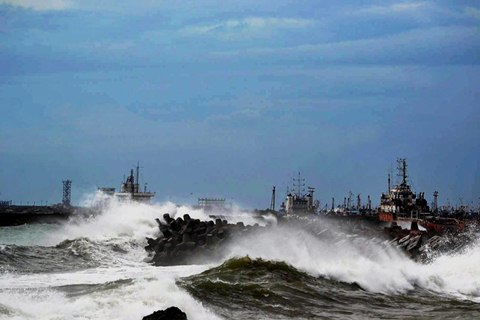 Cyclone Vardah to hit Tamil Nadu, Andhra Pradesh: Here is all you need ...
