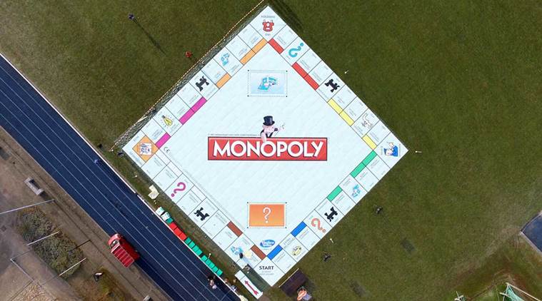 World S Largest Monopoly Board Sets New Guinness Record Trending News