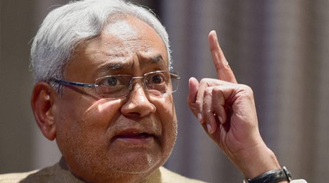 Despite murmurs against his stand, Nitish Kumar backs demonetisation ...