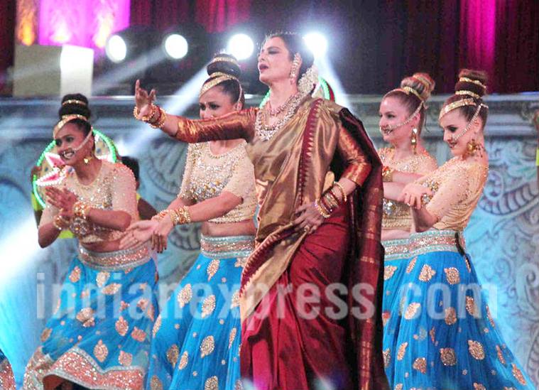 Star Screen Awards 2016: Rekha’s 2-minute dance gig stole the entire ...