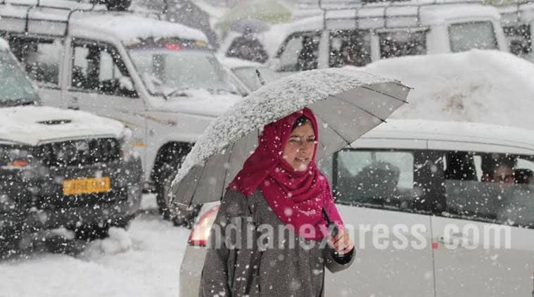 Kashmir snowfall heaviest in 20 years, say locals after Valley cut off ...