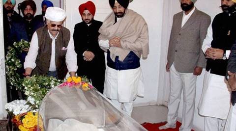 Surjit Singh Barnala cremated with full state honours | India News ...