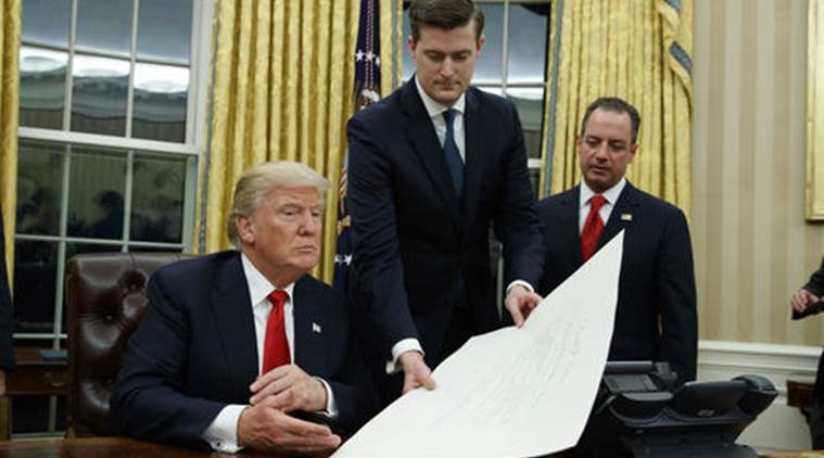New White House look: Trump gives the Oval office a makeover | World ...