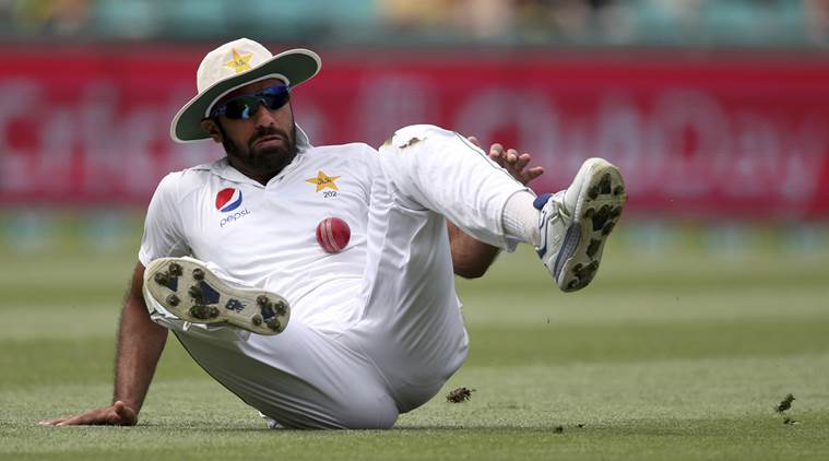 Pakistan fielding mishaps frustrate coach Mickey Arthur | Cricket News ...