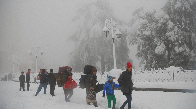 Shimla sees heavy snowfall in decades, leaves town paralysed | Shimla ...