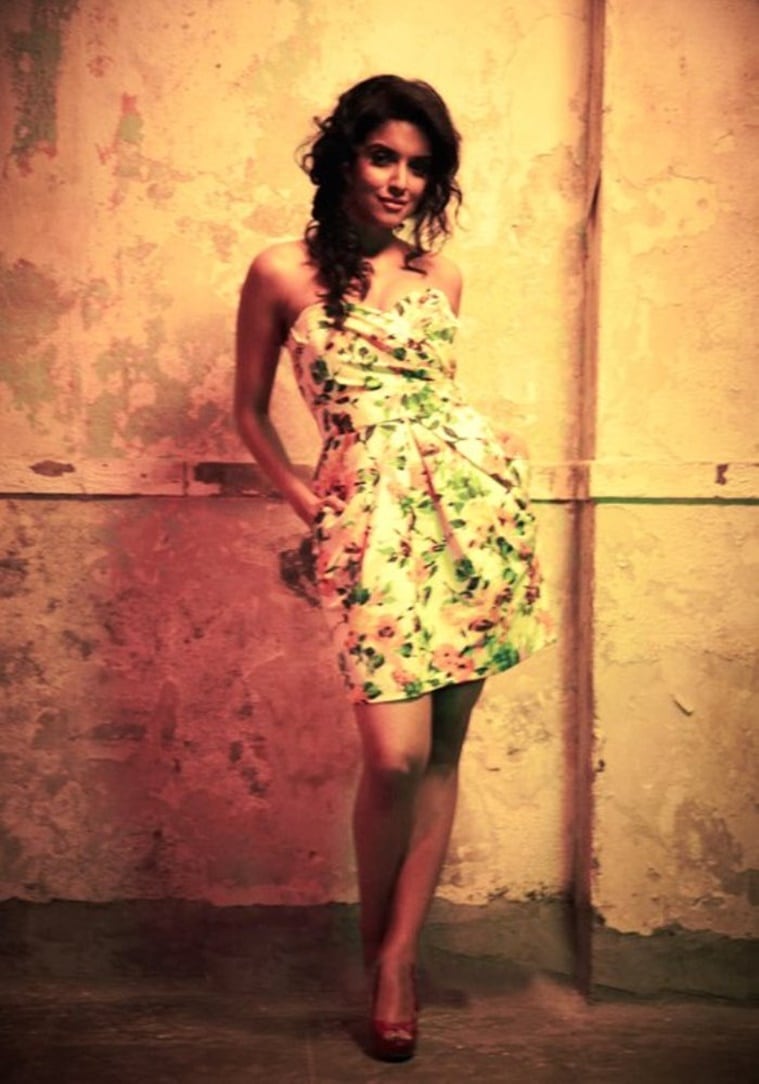 Asin photos: 50 best looking, hot and beautiful HQ photos of Asin ...