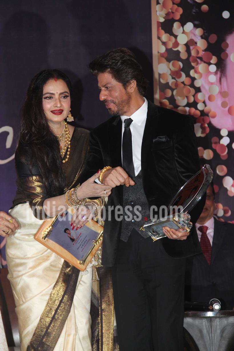 Shah Rukh Khan’s candid moments with Rekha at the Yash Chopra Memorial ...