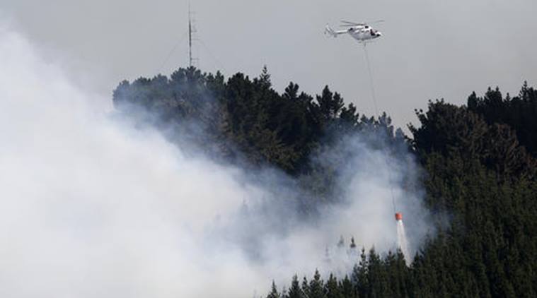New Zealand wildfire: 11 homes burned, hundreds forced to evacuate ...