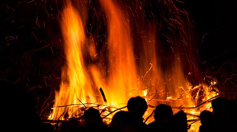 What?! Woman on funeral pyre turns out to be alive; was declared ‘dead ...