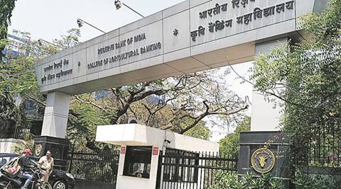 Demonetisation and Days After: Holding old notes, they troop into RBI’s ...