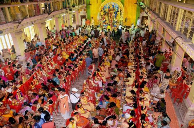 Ram Navami 2017: Devotees offers prayers to Lord Ram and Sita across ...