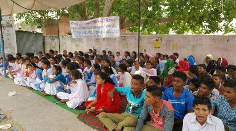 Haryana: Rewari girls demanding school upgradation go on strike | India ...