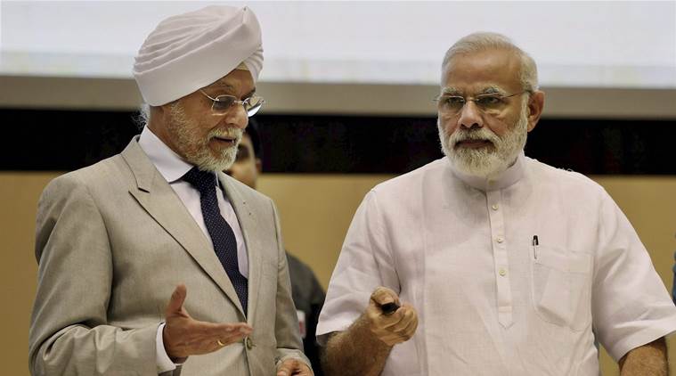 PM Narendra Modi praises judiciary for working in summer vacation ...