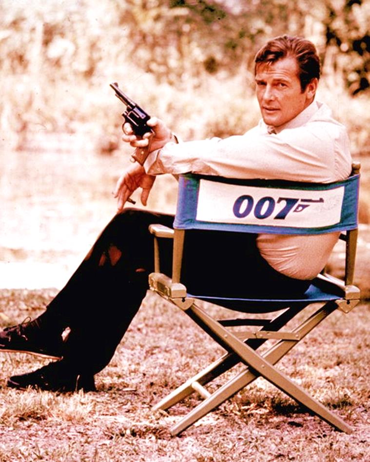 Roger Moore, the first James Bond will forever be the style icon of the ...