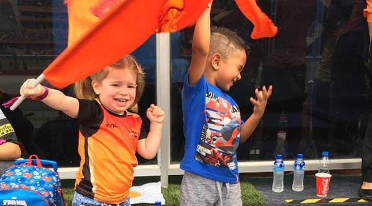 David Warner’s daughter has had enough of paparazzi, watch video ...