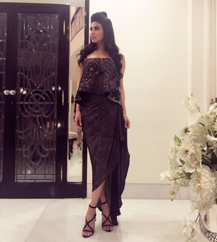 Mouni Roy photos: 50 best looking, hot and beautiful HQ photos of Mouni ...