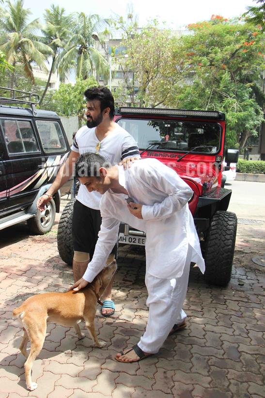 Raj Babbar’s birthday bash with sons Prateik and Aarya was more like a ...